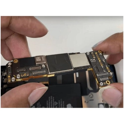 Sửa chữa, thay main iPhone 12 Pro chính hãng giá rẻ 2024